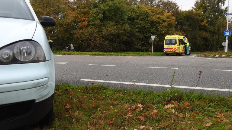 Ongeval met auto en fietser op Bakelseweg Deurne | Deurne Media Groep