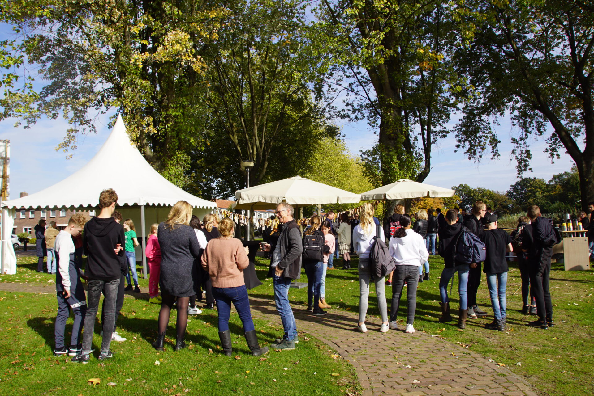Knallende start nieuwbouw Alfrinkcollege en Sprongcollege Deurne ...