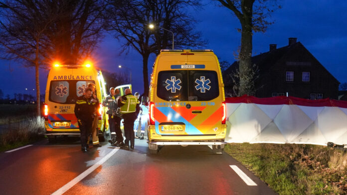 Deurnese automobilist (19) overleden na botsing tegen boom op Bakelseweg Deurne | Deurne Media Groep